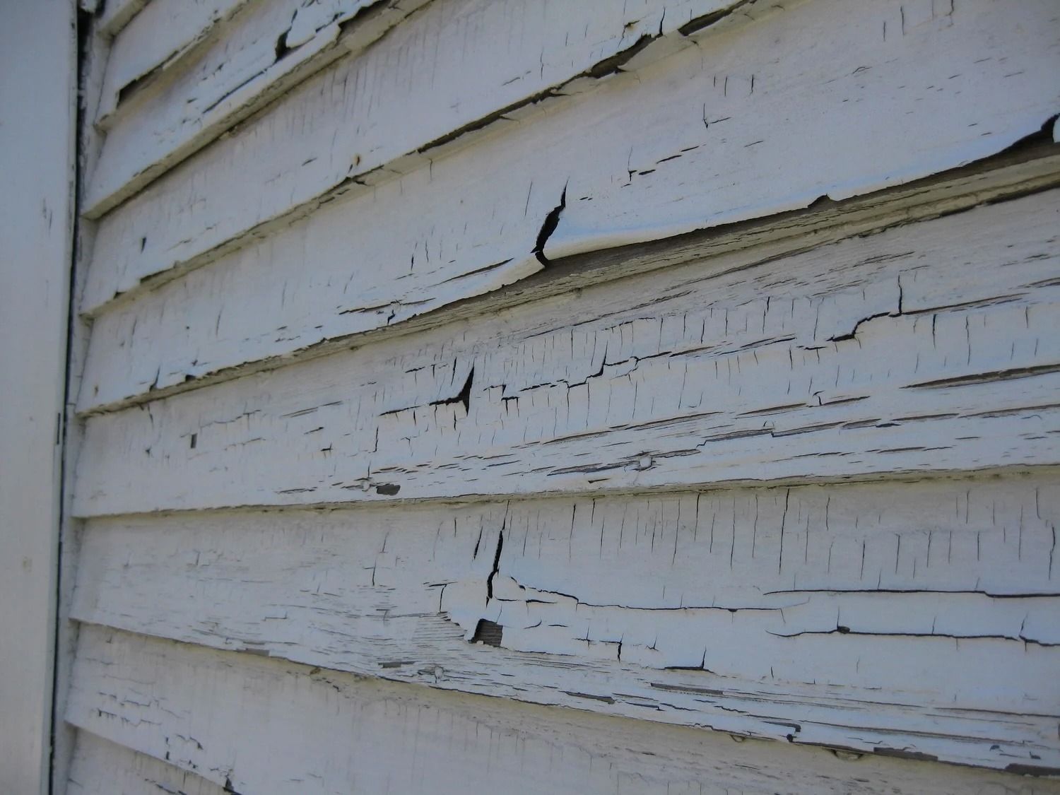 What Happens If Your Roofer Finds Lead Paint in Your Home’s Siding ...
